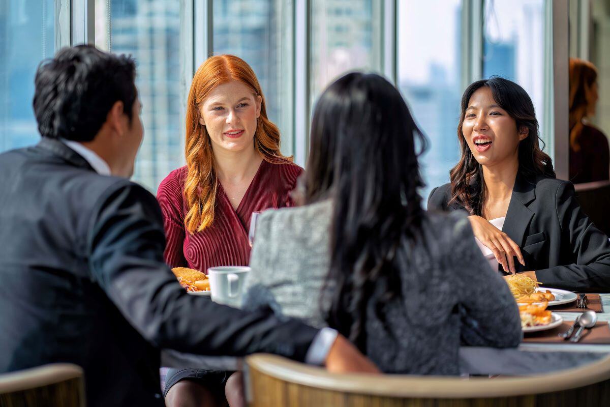 How to Use Locorum in Human Resources: Employee Referrals and Rewards